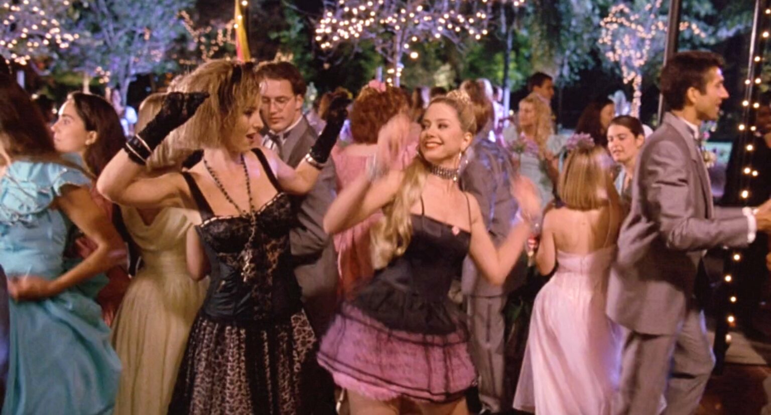 Romy and Michele’s High School Reunion (1997) Review - Cinematic Diversions